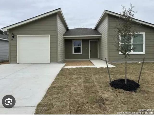 3 Br, 2 bath, Single Family 3431 Gaby Path