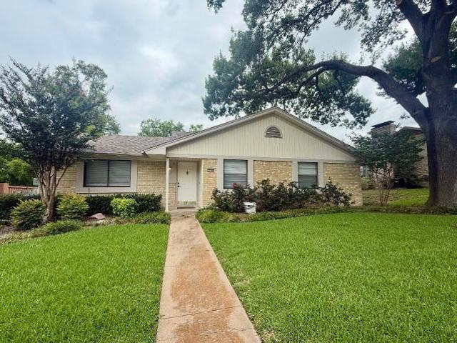 3 Br, 2 bath, Single Family 3509 Wildwood Cir