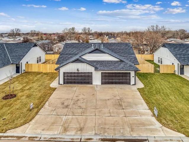 3 Br, 2 bath, Single Family 3520 W 45th St S