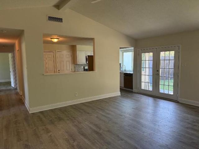 3 Br, 2 bath, Single Family 3527 Cotillion