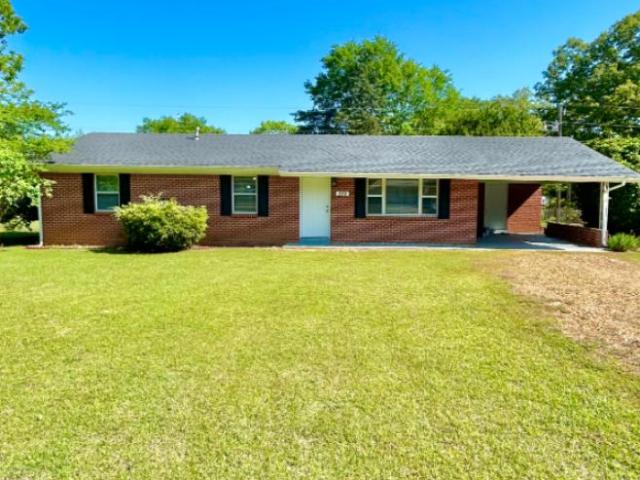 3 Br, 2 bath, Single Family 359 Wells Drive