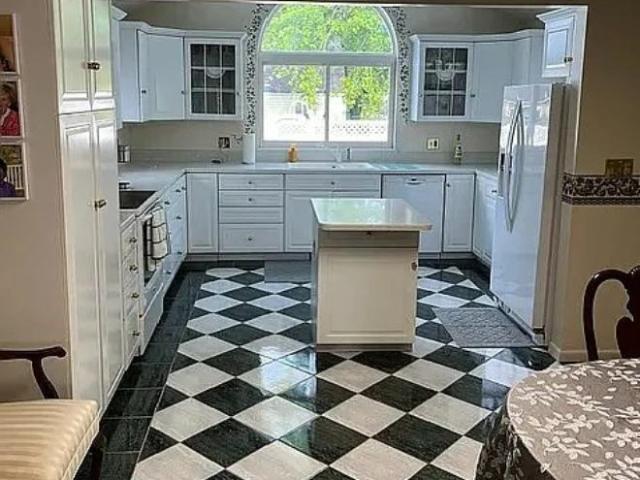 3 Br, 2 bath, Single Family 35 Dibiase St