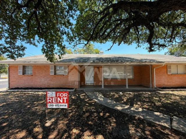 3 Br, 2 bath, Single Family 3602 Skylark Ave