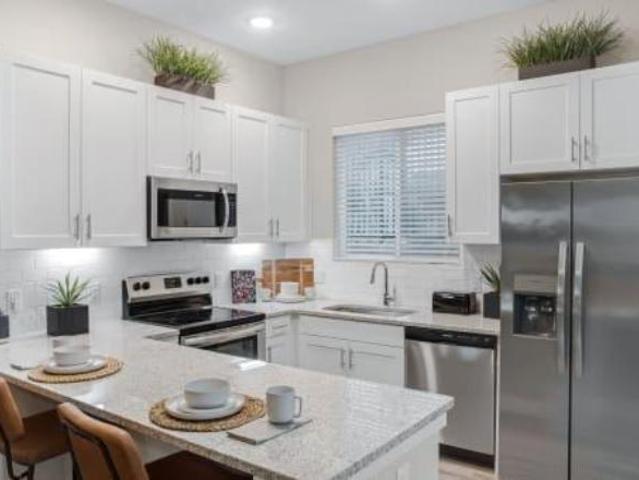 3 Br, 2 bath, Single Family 360 W Frontier Pkwy