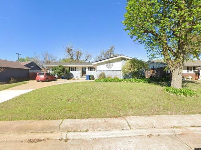 3 Br, 2 bath, Single Family 3617 N Shadywood Dr