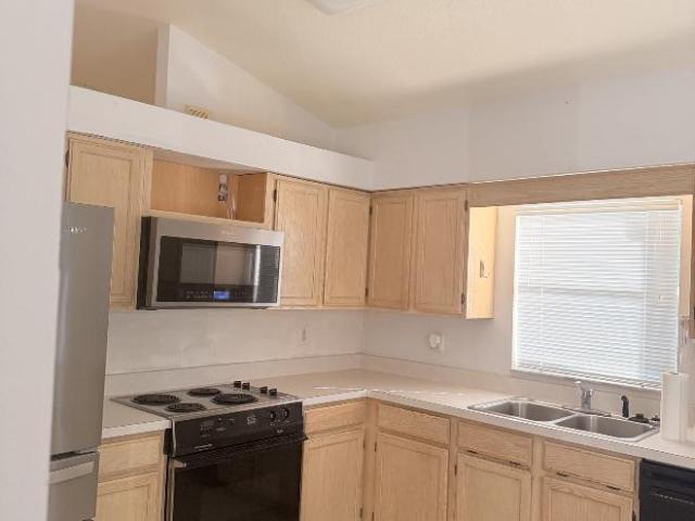 3 Br, 2 bath, Single Family 3624 Idle Hour