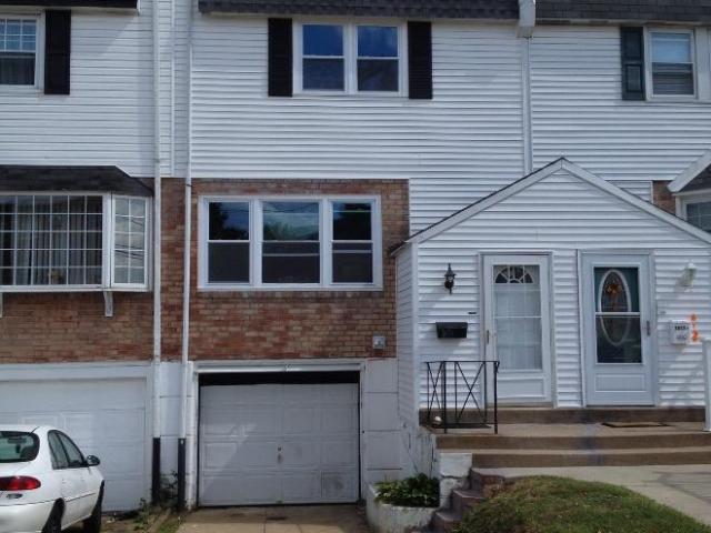 3 Br, 2 bath, Single Family 3633 E Crown Ave