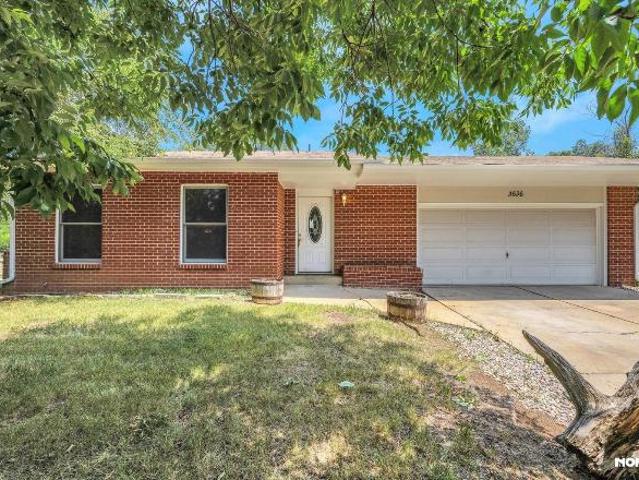 3 Br, 2 bath, Single Family 3636 Royal Dr