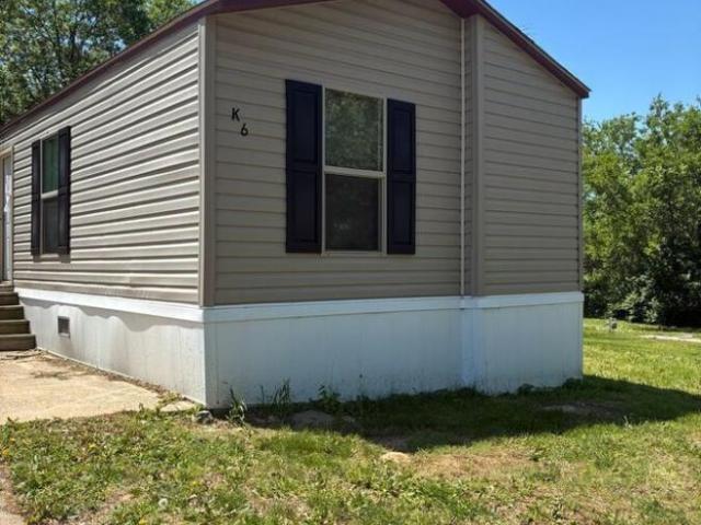 3 Br, 2 bath, Single Family 3637 SE 6th Street