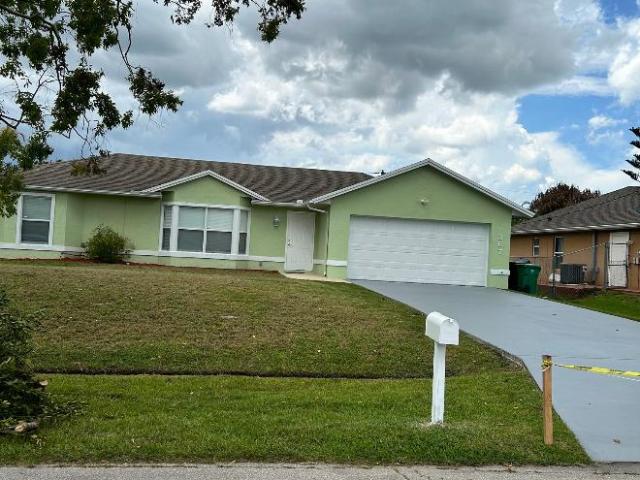3 Br, 2 bath, Single Family 367 SW Donna Terr