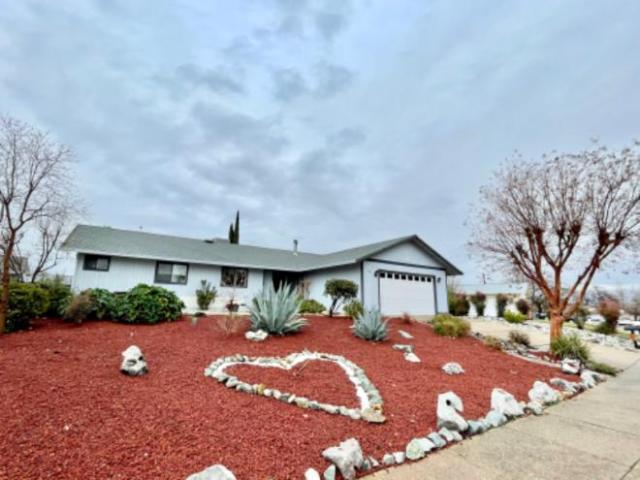 3 Br, 2 bath, Single Family 3640 Elizabeth Way
