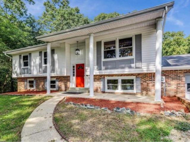 3 Br, 2 bath, Single Family 3650 Laurel Drive