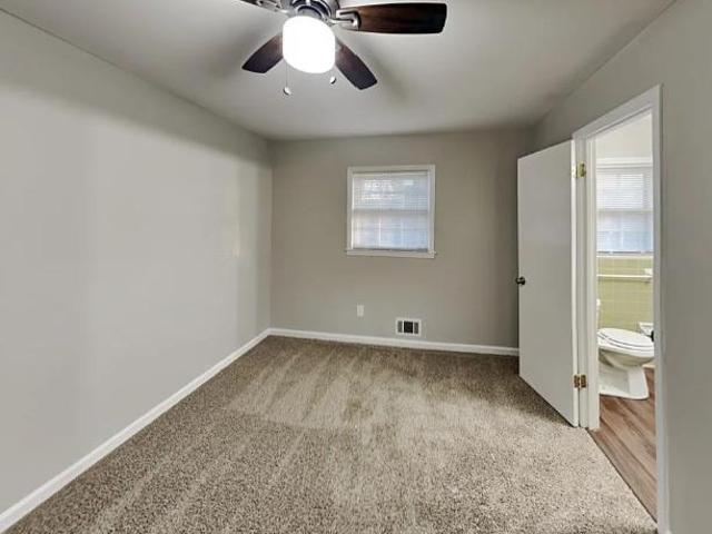 3 Br, 2 bath, Single Family 3660 Scarlet Dr