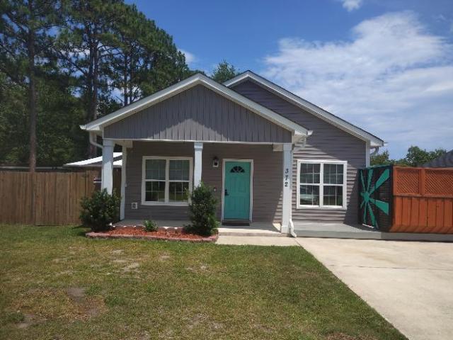 3 Br, 2 bath, Single Family 372 Dwight St