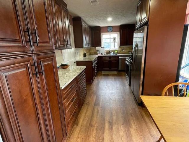 3 Br, 2 bath, Single Family 3755 Station Dr NW