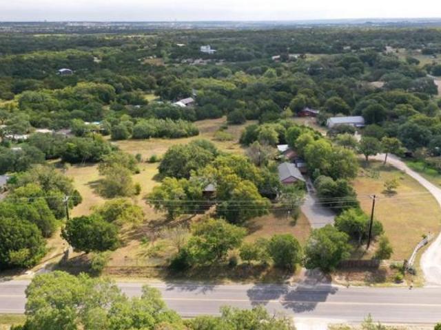3 Br, 2 bath, Single Family 3774 N Bagdad Rd