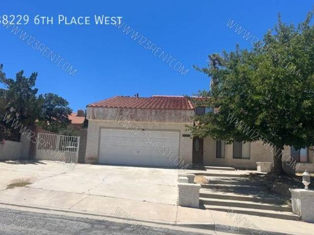 3 Br, 2 bath, Single Family 38229 6th Place West