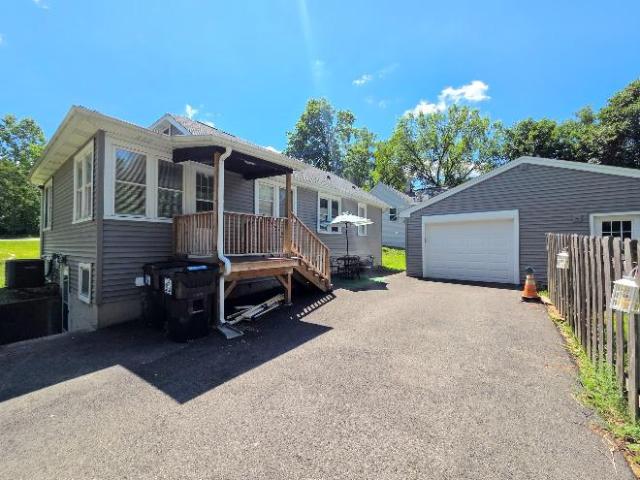 3 Br, 2 bath, Single Family 3823 E Wonder Lake Rd