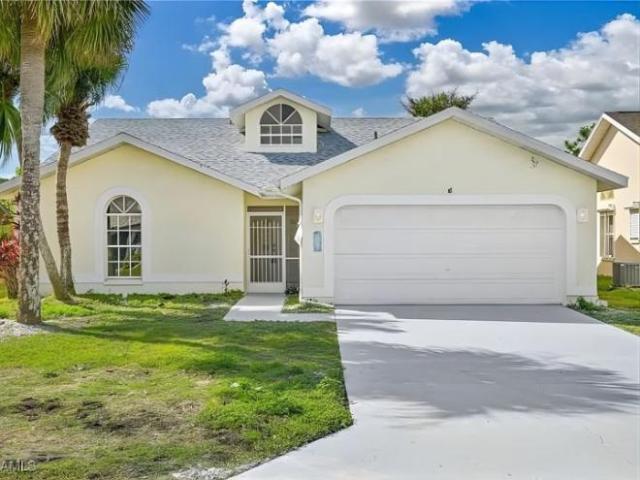 3 Br, 2 bath, Single Family 3832 Sabal Springs Blvd