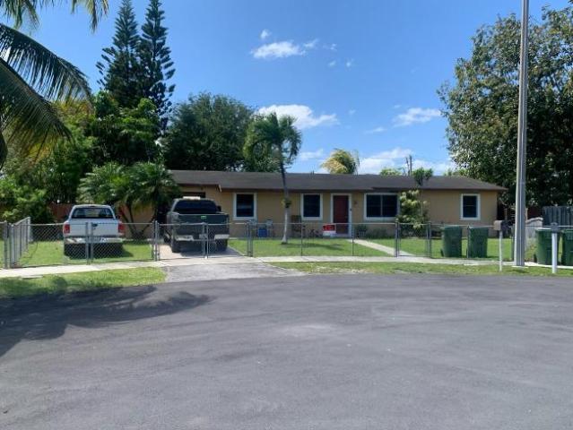 3 Br, 2 bath, Single Family 384 SW 17 Terrace