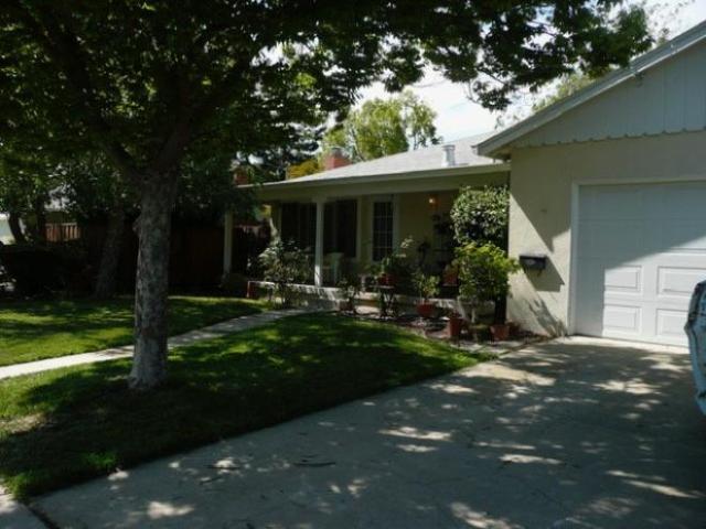 3 Br, 2 bath, Single Family 3882 Yale Way
