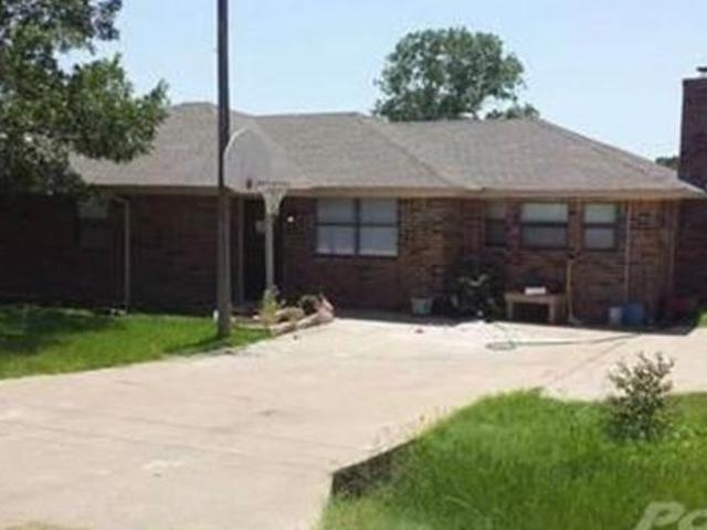 3 Br, 2 bath, Single Family 3905 Country Meadows Circle
