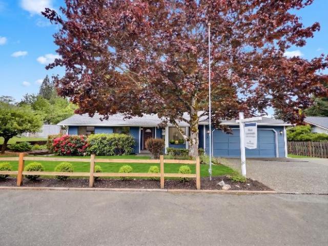 3 Br, 2 bath, Single Family 3910 Maple Rd