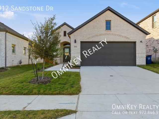 3 Br, 2 bath, Single Family 3912 Sandstone Dr