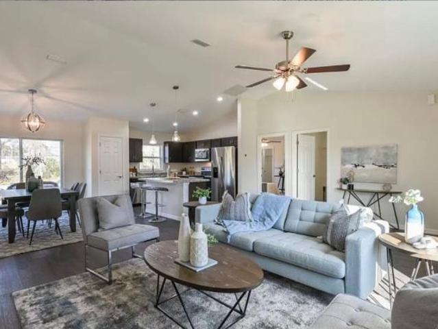 3 Br, 2 bath, Single Family 3920 SW 138th St