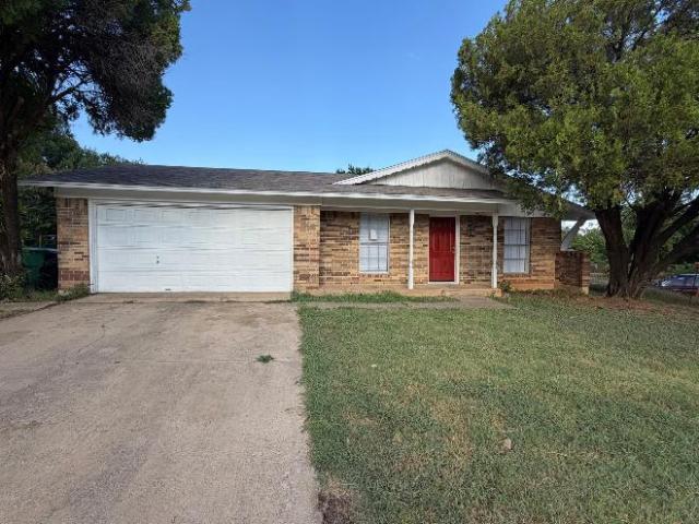 3 Br, 2 bath, Single Family 3920 Redstone Rd