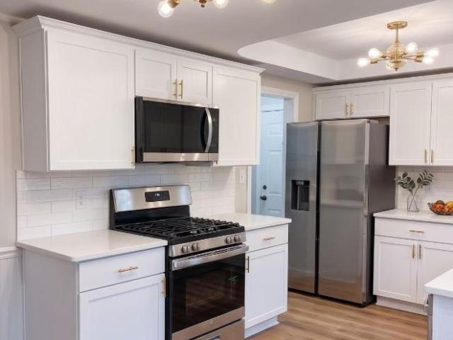 3 Br, 2 bath, Single Family 3921 Bushnell Rd