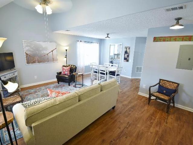 3 Br, 2 bath, Single Family 397 Bridgewater Circle