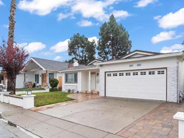 3 Br, 2 bath, Single Family 39453 Blue Fin Way