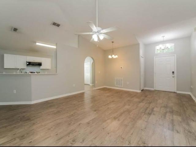 3 Br, 2 bath, Single Family 396 Regal Downs Cir