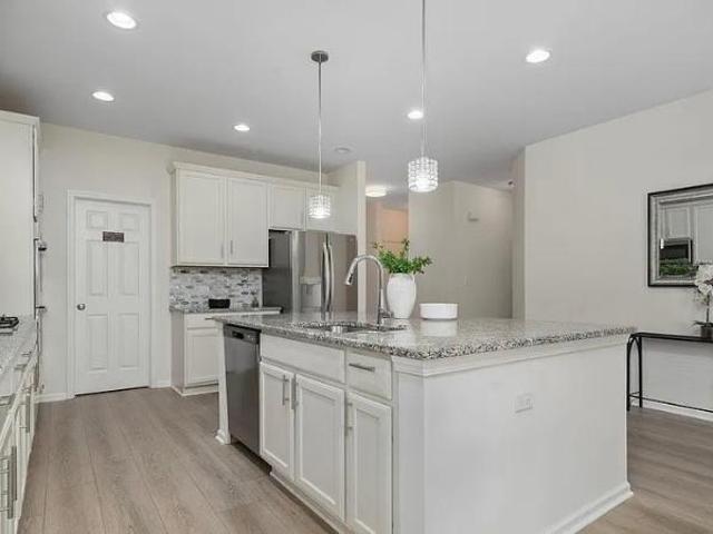 3 Br, 2 bath, Single Family 3997 Harvest Run