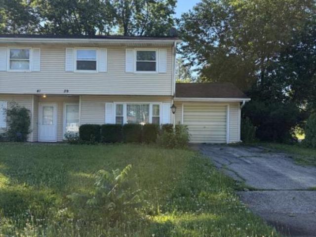 3 Br, 2 bath, Single Family 39 W Anchor Rd