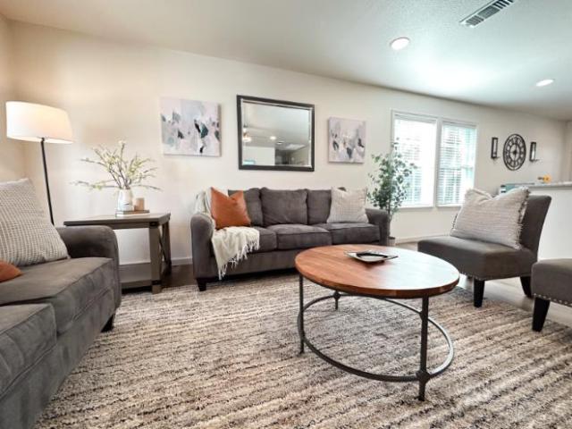 3 Br, 2 bath, Single Family 303 Watt Street