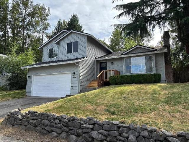 3 Br, 2 bath, Single Family 300 SE Greenway Dr