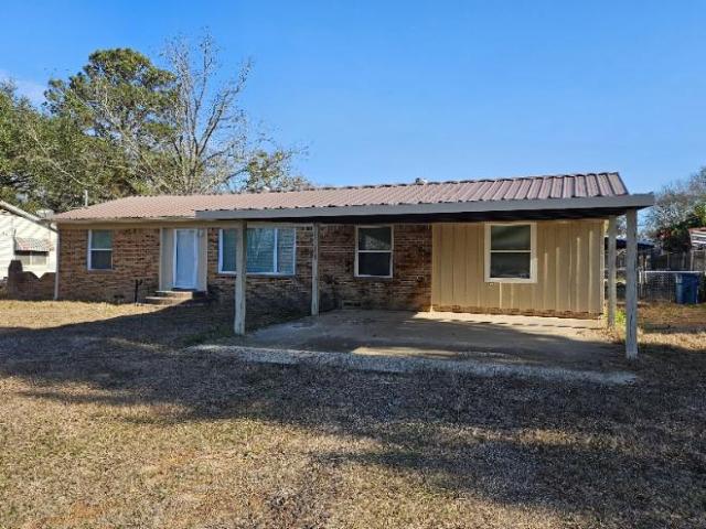 3 Br, 2 bath, Single Family 302 N Main St