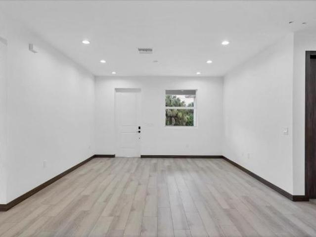 3 Br, 2 bath, Single Family 3050 Wentworth Street