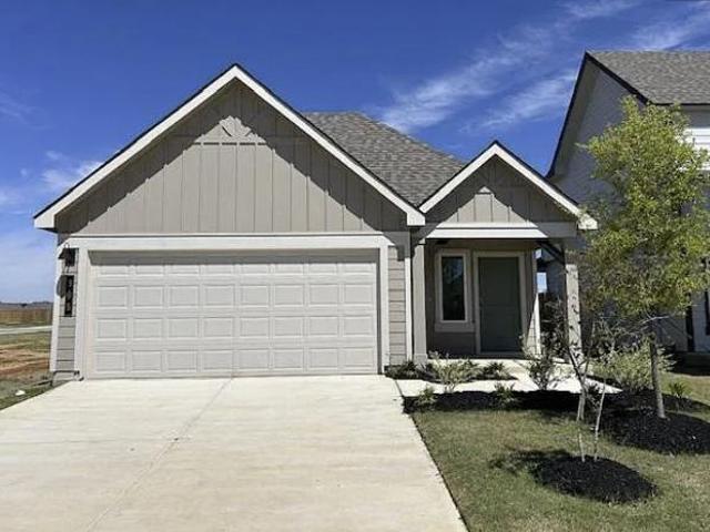 3 Br, 2 bath, Single Family 305 Randall Place