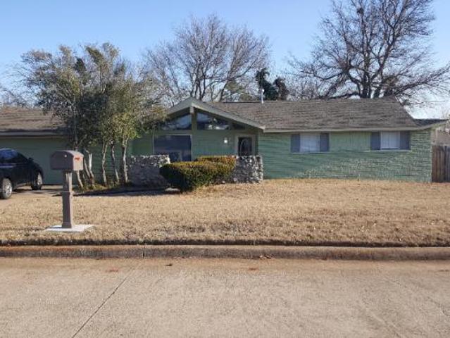 3 Br, 2 bath, Single Family 306 Ridgecrest Ave