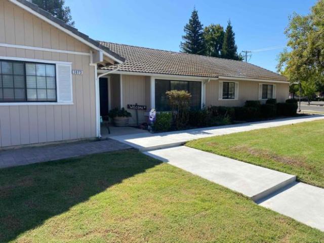 3 Br, 2 bath, Single Family 3073 Fowler Ave