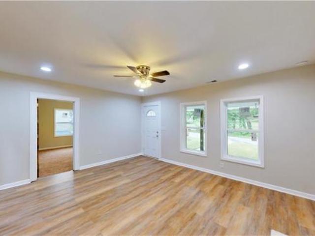 3 Br, 2 bath, Single Family 309 Woodlawn St