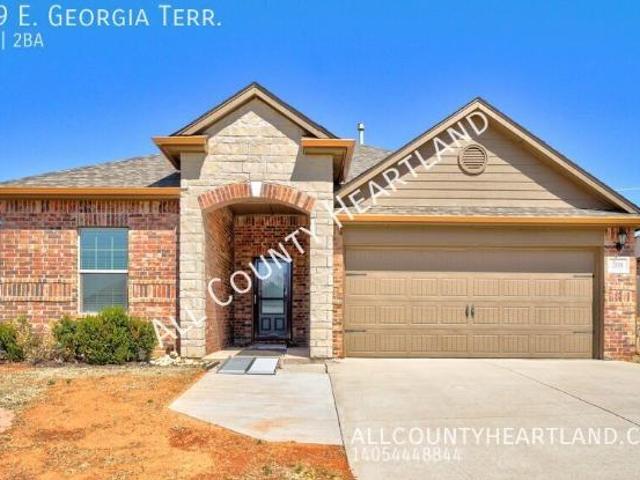 3 Br, 2 bath, Single Family 309 E Georgia Terr