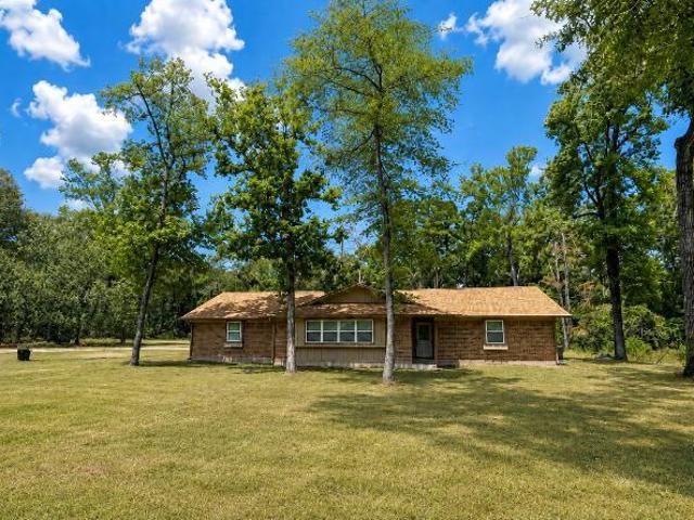 3 Br, 2 bath, Single Family 310 Spring Lake Dr