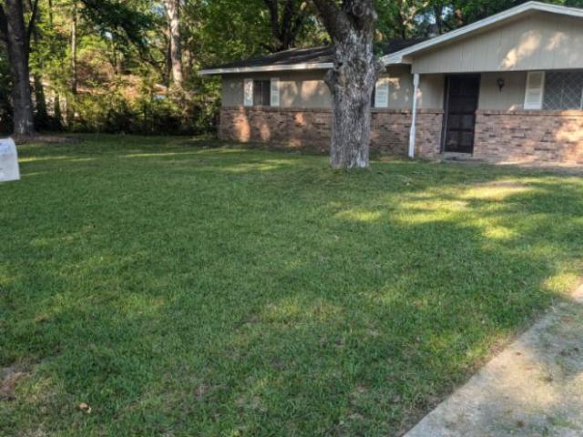 3 Br, 2 bath, Single Family 3115 Ridgeland Drive