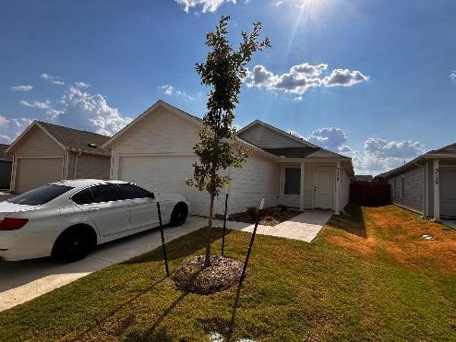 3 Br, 2 bath, Single Family 3125 Campeiro Ave