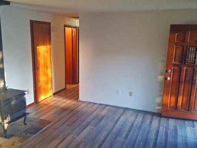 3 Br, 2 bath, Single Family 3138 SE Hathaway Dr