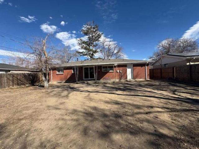 3 Br, 2 bath, Single Family 3145 Worchester St